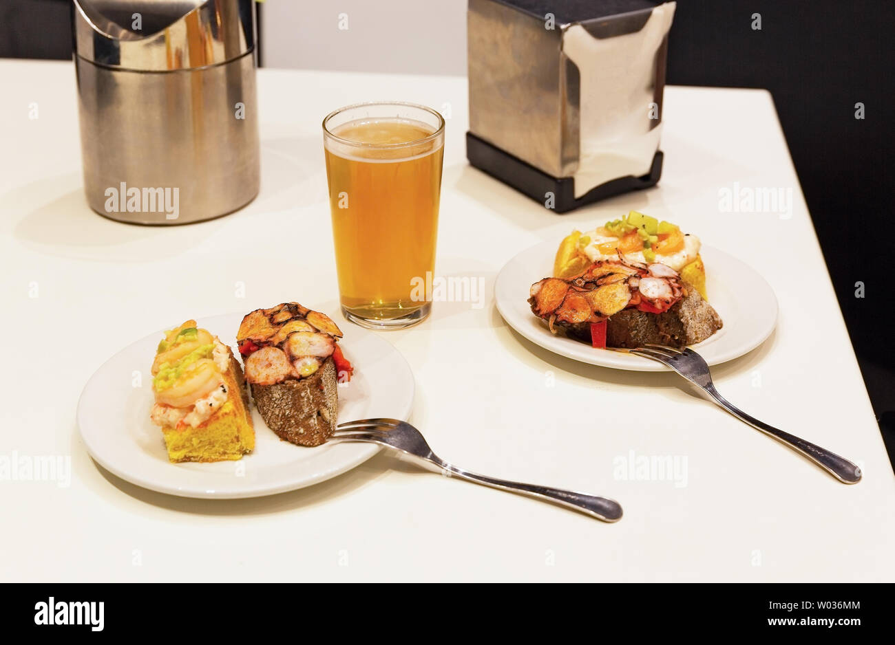 Beer tapas madrid hi-res stock photography and images - Alamy