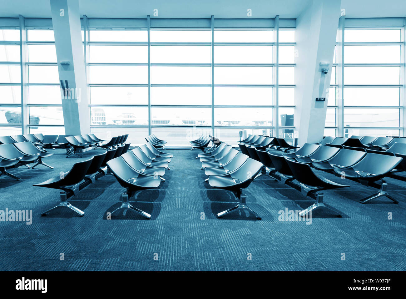 Modern airport design hi-res stock photography and images - Alamy