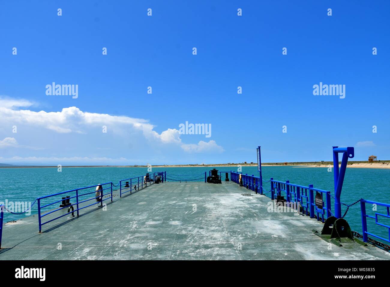 Ocean wharf vacations hi-res stock photography and images - Alamy