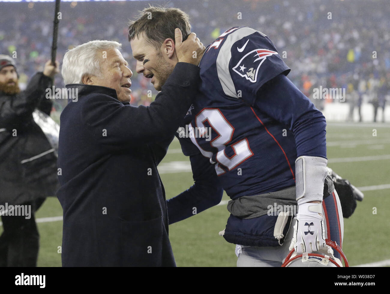Robert kraft tom brady hi-res stock photography and images - Alamy