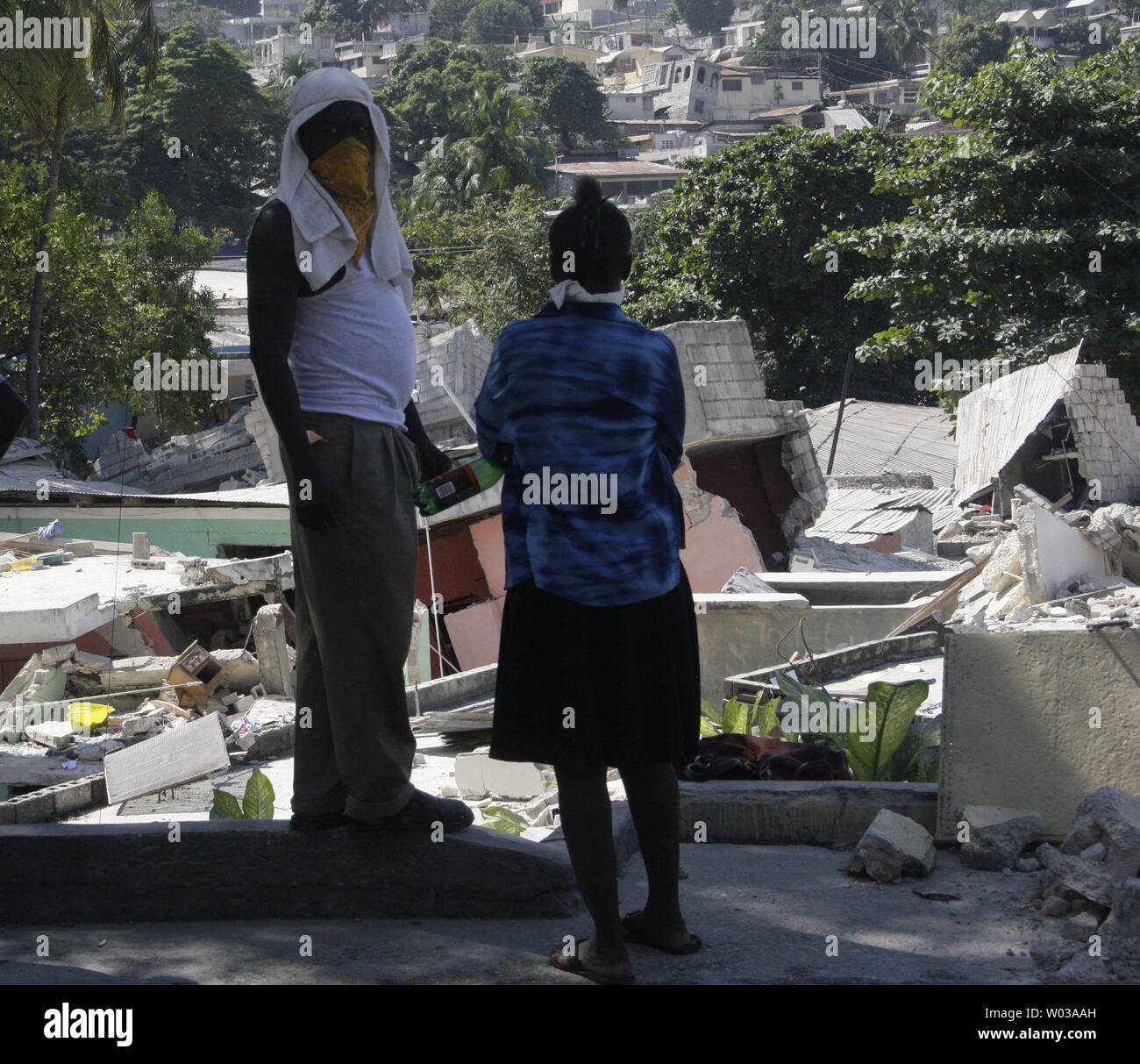 Bodies faces hi-res stock photography and images - Alamy