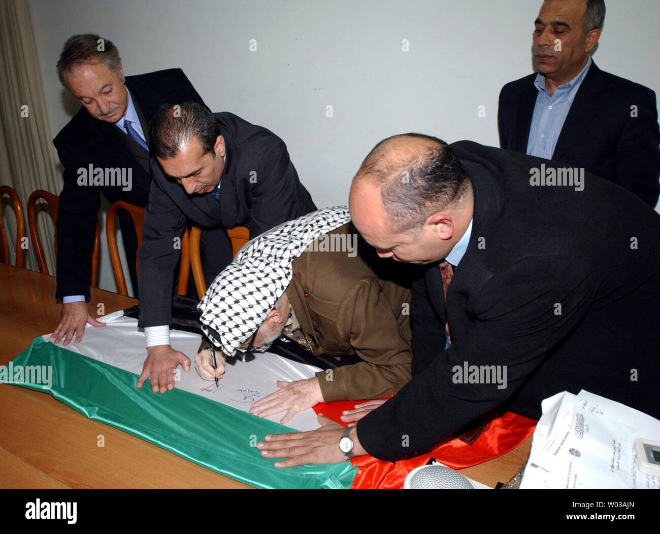 Gaza leans hi-res stock photography and images - Alamy