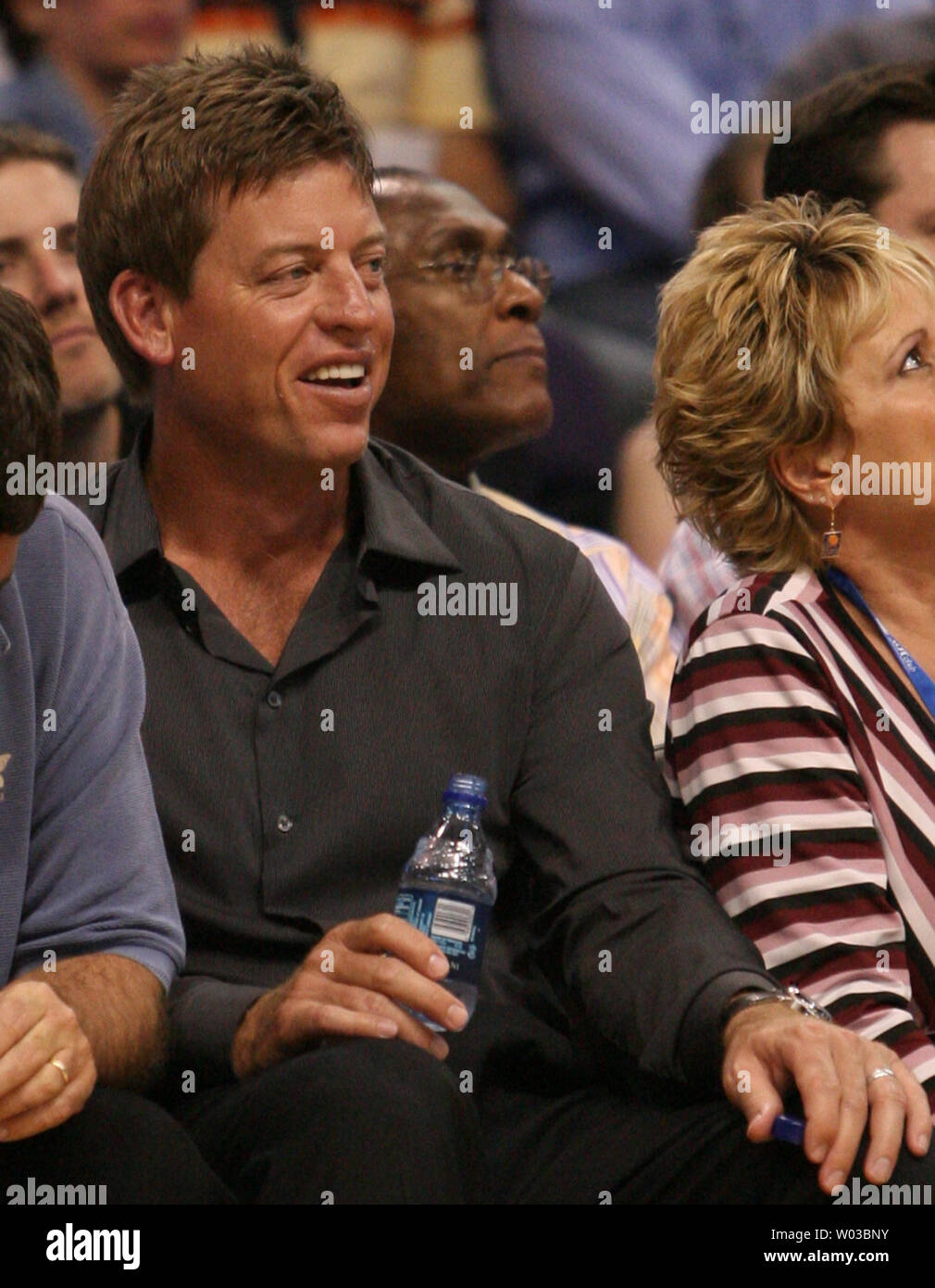 Former NFL quarterback Troy Aikman takes in the game between the ...