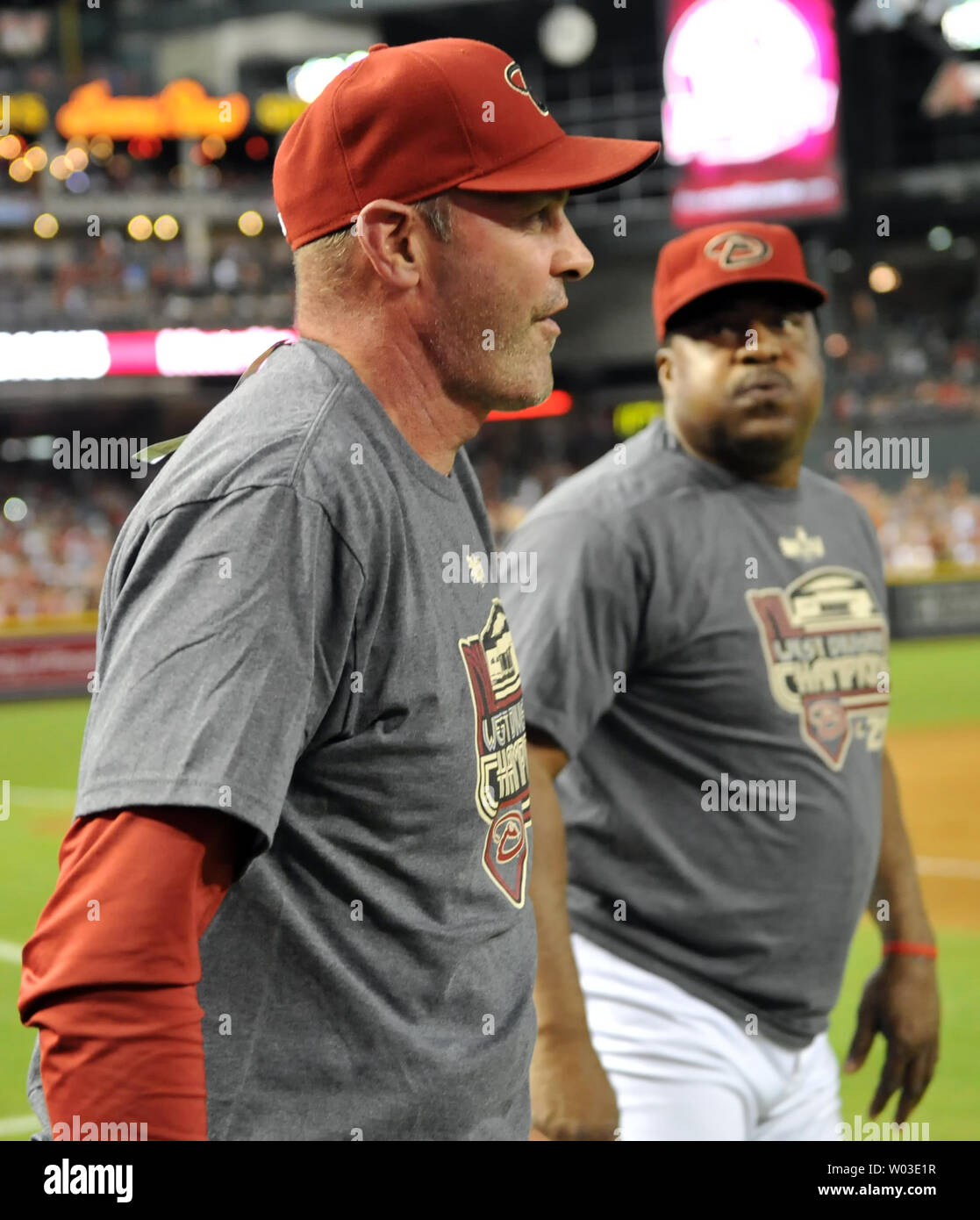 Arizona Diamondbacks manager Kirk Gibson (L) and coach Don Baylor head ...