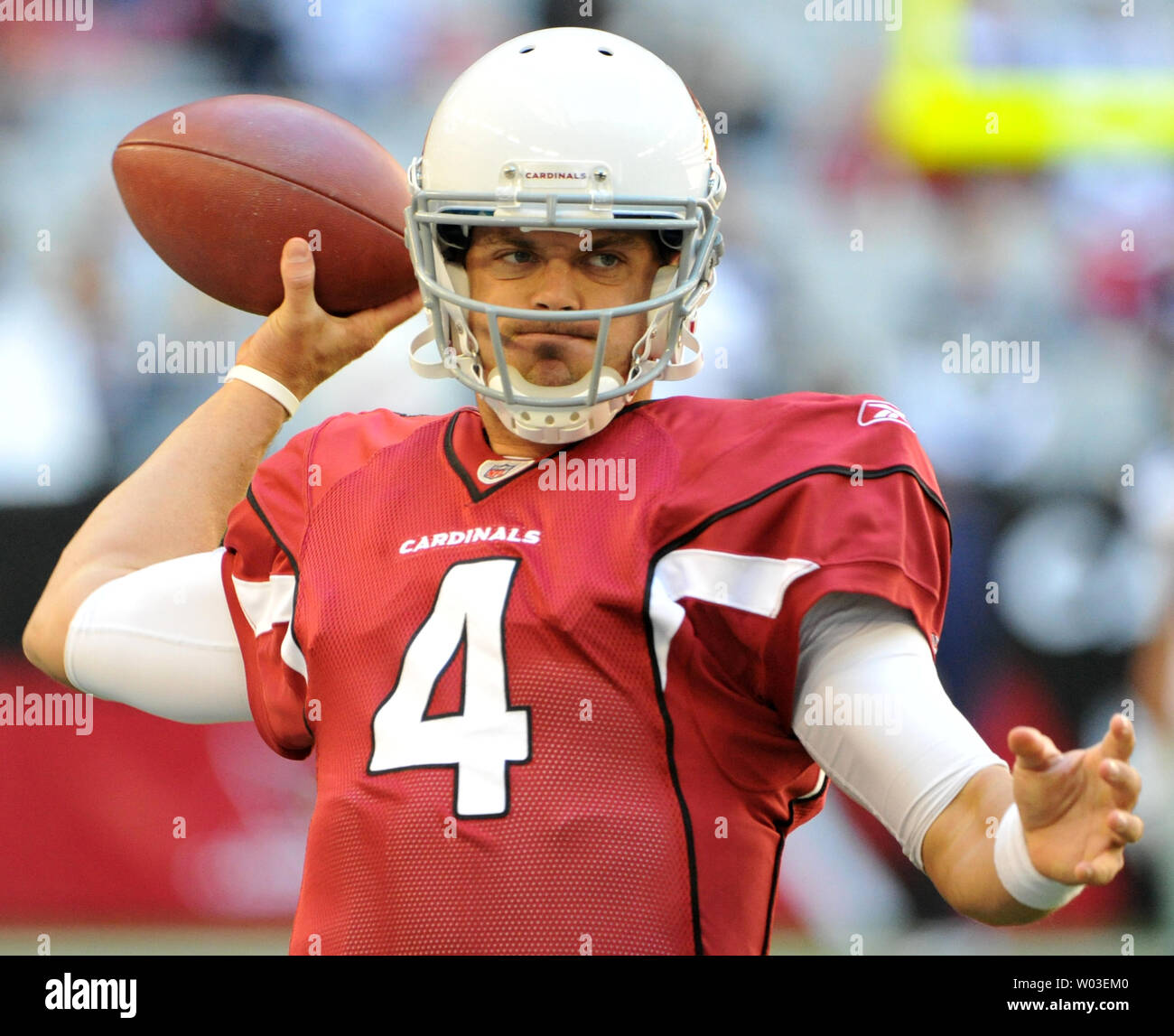 Arizona Cardinals quarterback Kevin Kolb warms up before the start of ...