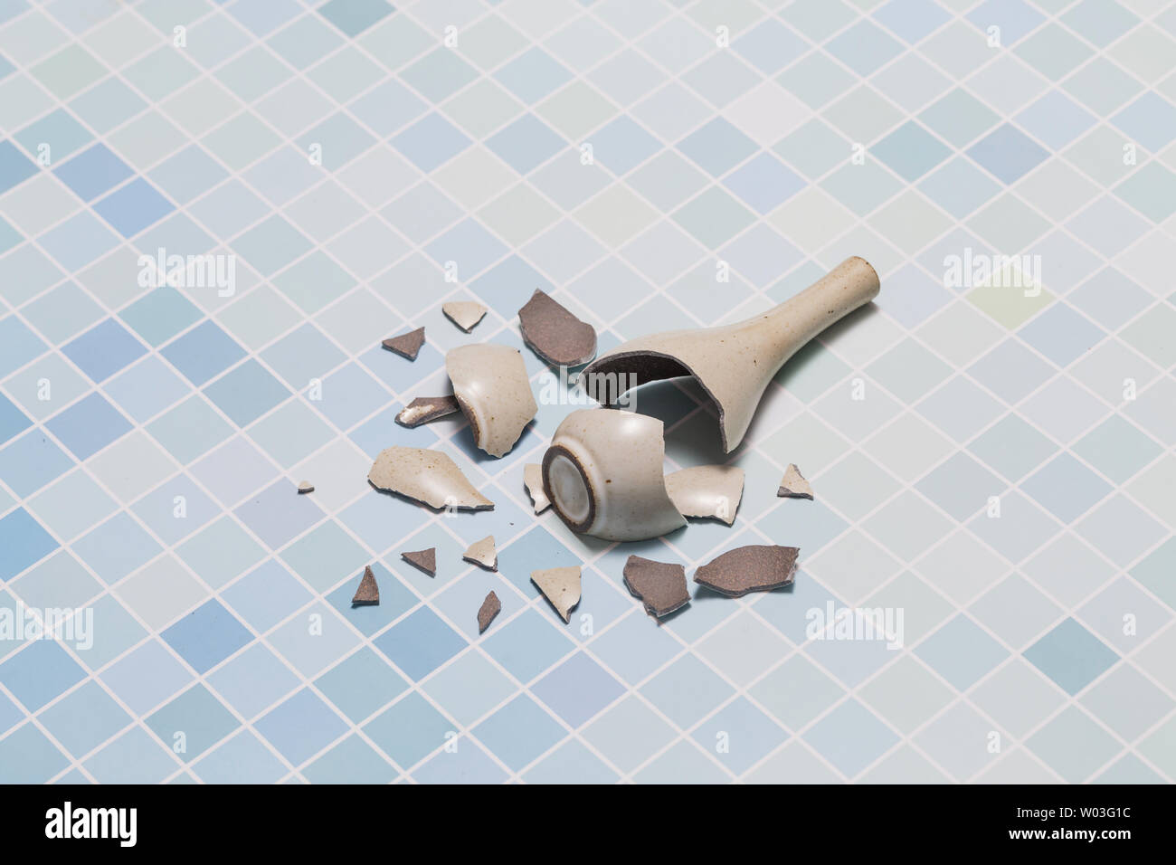 Broken Vase High Resolution Stock Photography and Images - Alamy