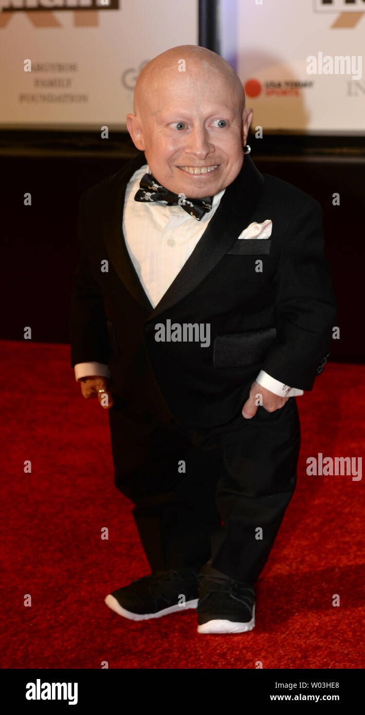 Actor Verne Troyer arrives on the red carpet for the Muhammad Ali ...