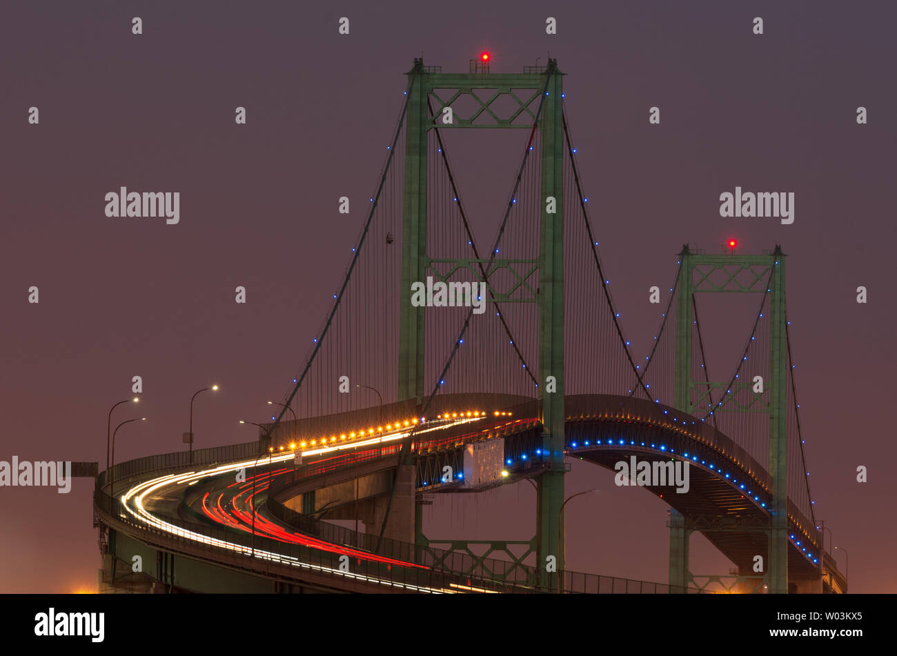 The Vincent Thomas Bridge links San Pedro and Terminal Island in Los ...