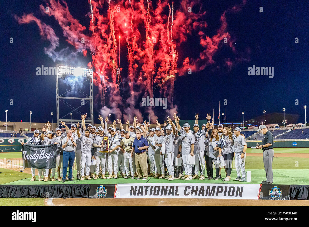 College world series trophy hi-res stock photography and images - Alamy