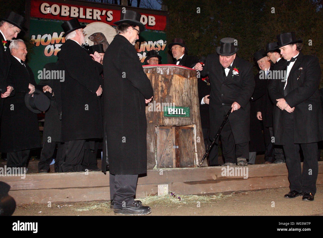 Rap circle hi-res stock photography and images - Alamy