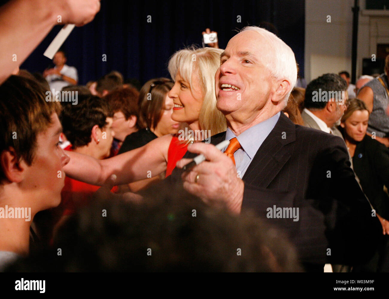 L r brian hall hi-res stock photography and images - Alamy