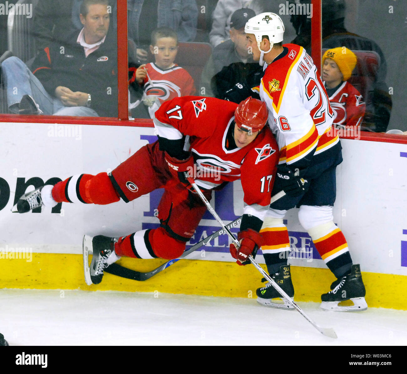 Carolina Hurricanes' Rod Brind'Amour (17) checks Florida Panthers' Mike ...