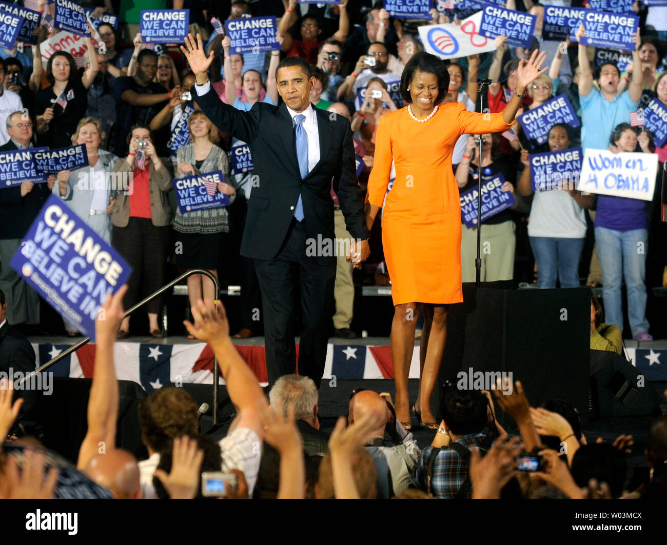 Michelle obama 2008 election night hi-res stock photography and images ...
