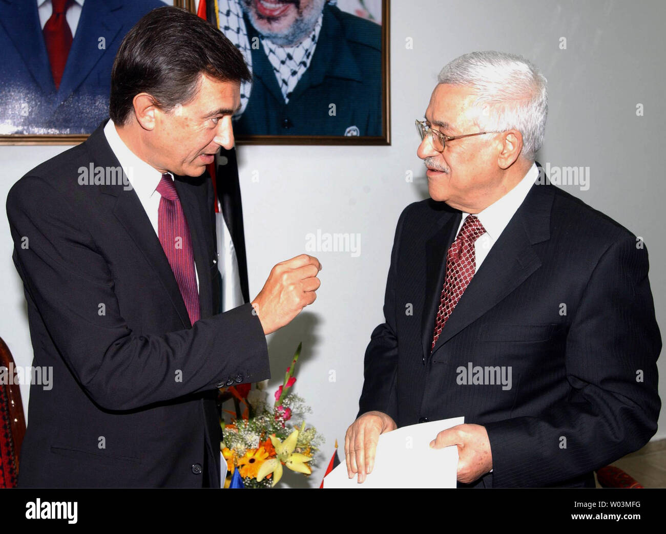 The offices of mahmoud abbas hi-res stock photography and images - Alamy