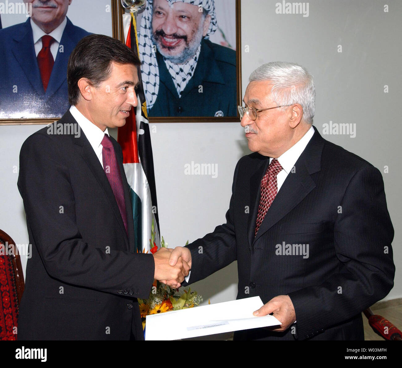 The offices of mahmoud abbas hi-res stock photography and images - Alamy