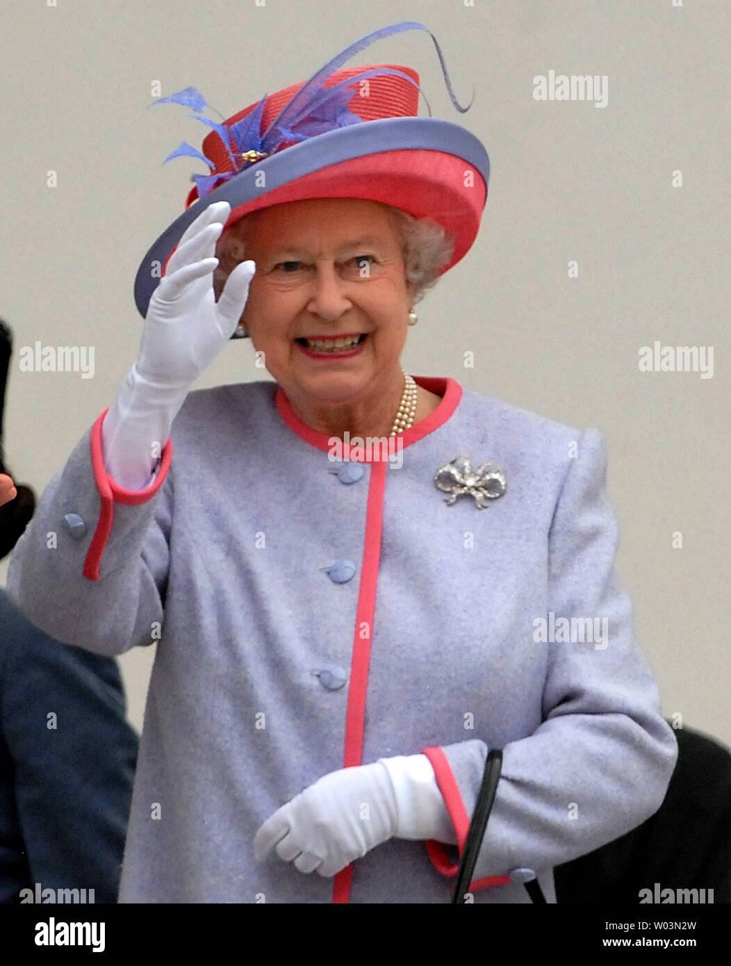 Kentucky derby queen elizabeth ii hi-res stock photography and images ...