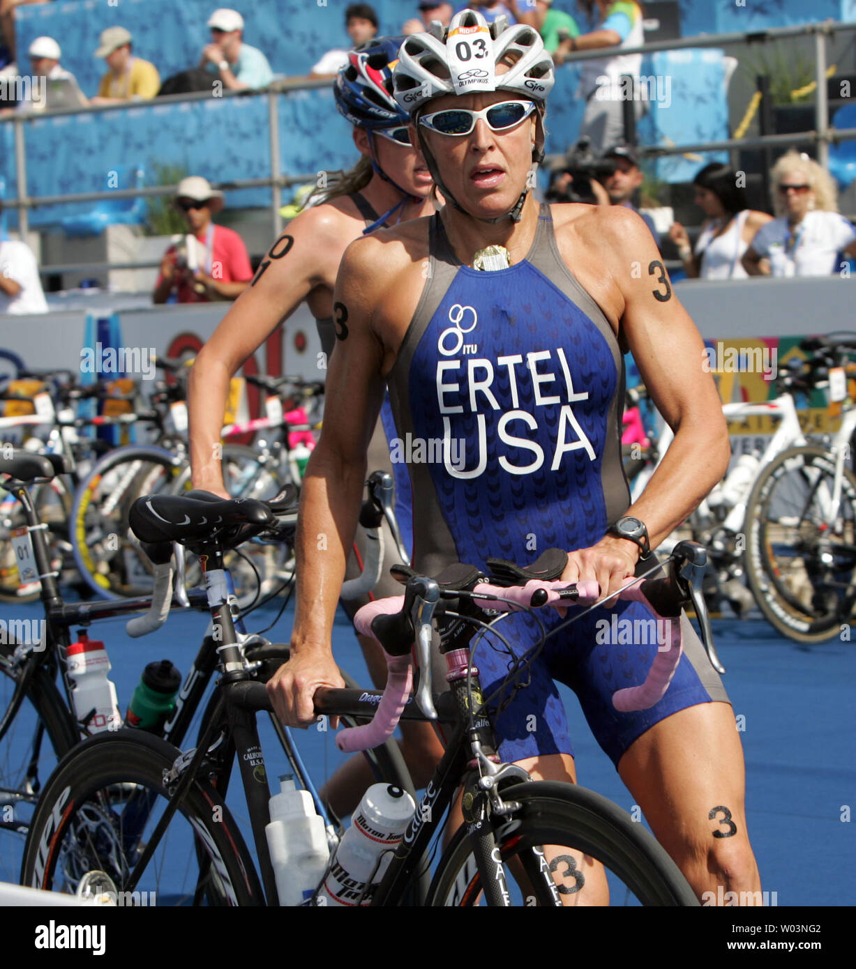 21 hours hi-res stock photography and images - Alamy