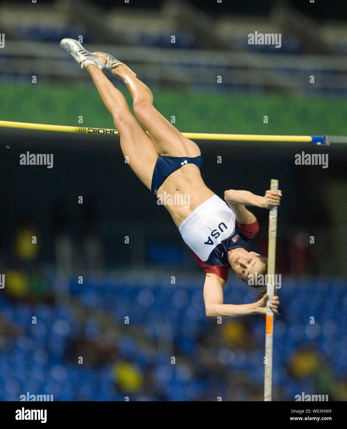 USA's April Steiner jumps to a silver medal in women's pole vault final ...