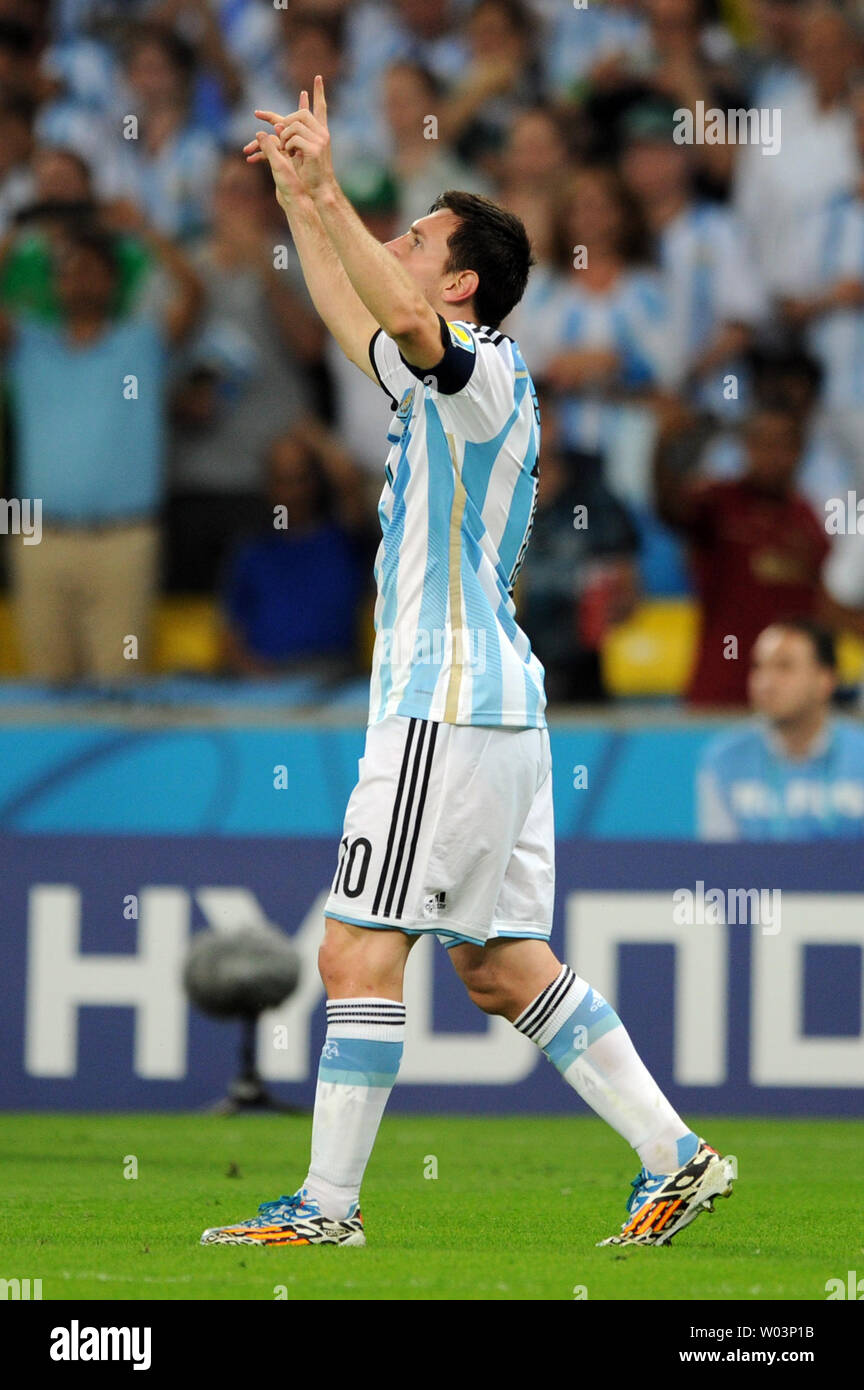 Lionel messi 2014 15 hi-res stock photography and images - Alamy