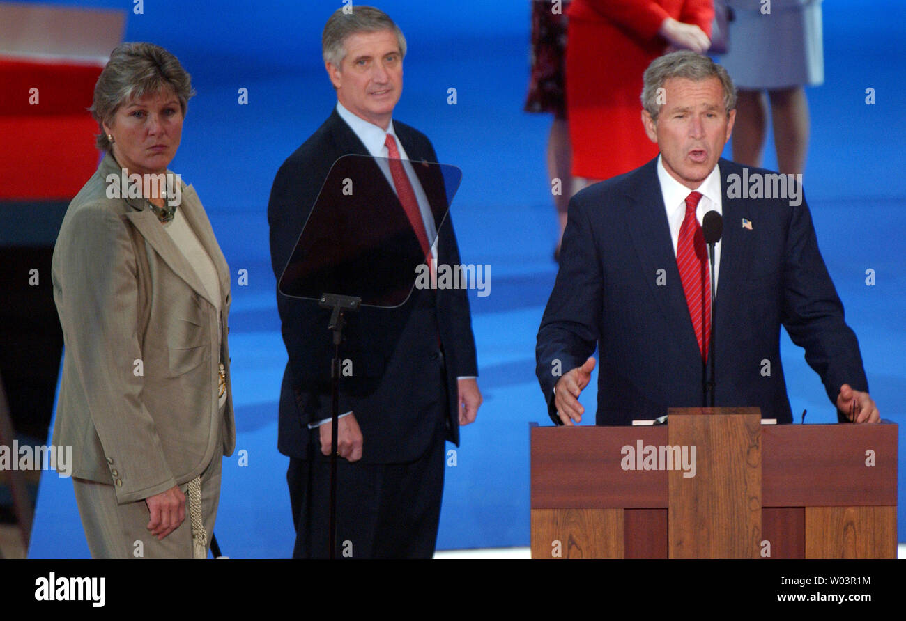Stage speech card hi-res stock photography and images - Alamy
