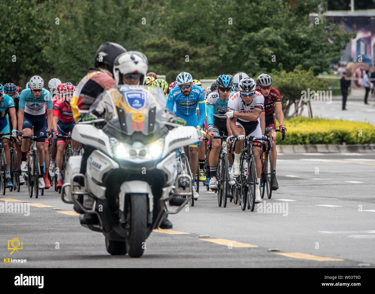 Cycling Race Around Qinghai Lake Stock Photo - Alamy