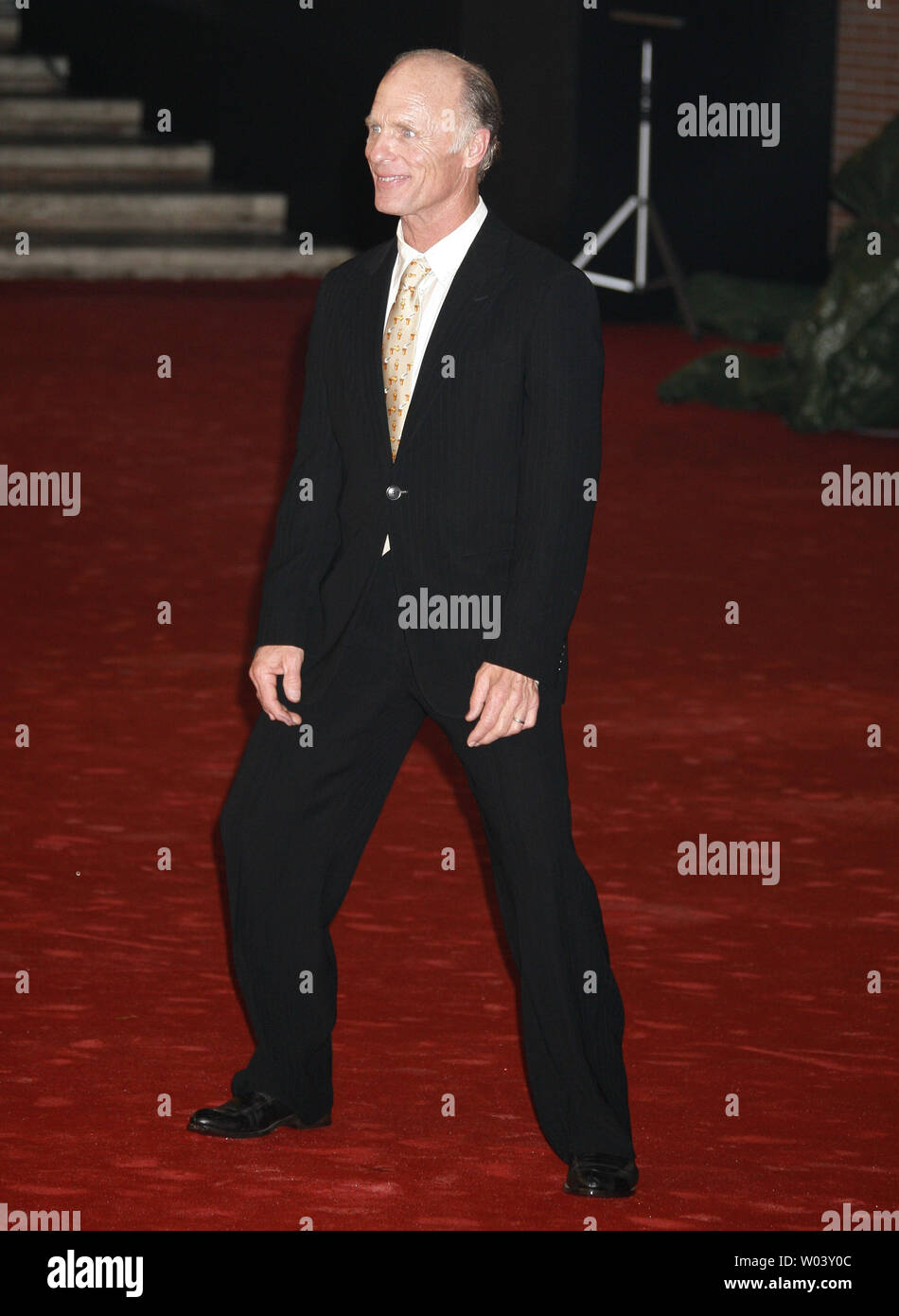 Actor Ed Harris arrives on the red carpet before a screening of the ...