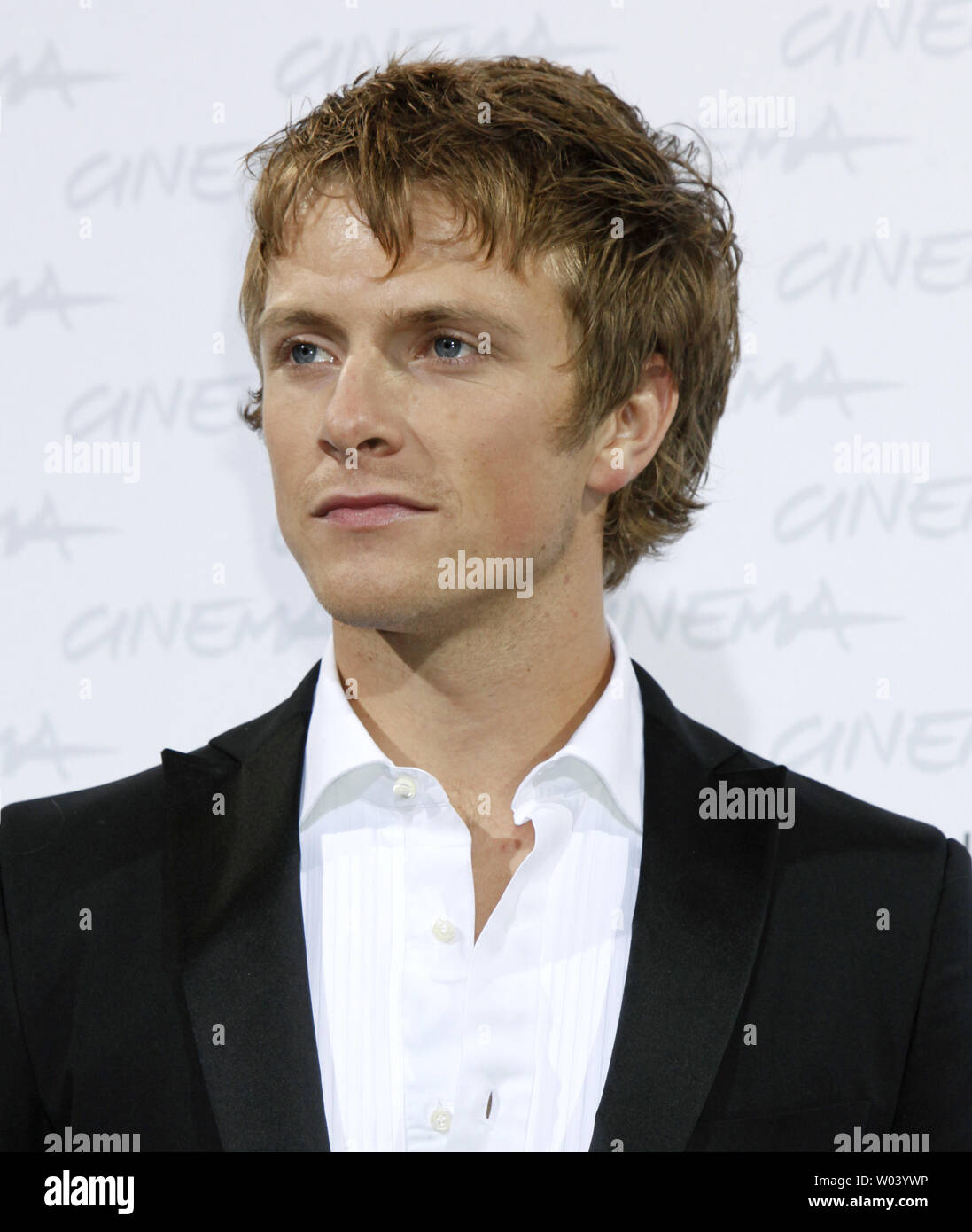 David bewley hi-res stock photography and images - Alamy