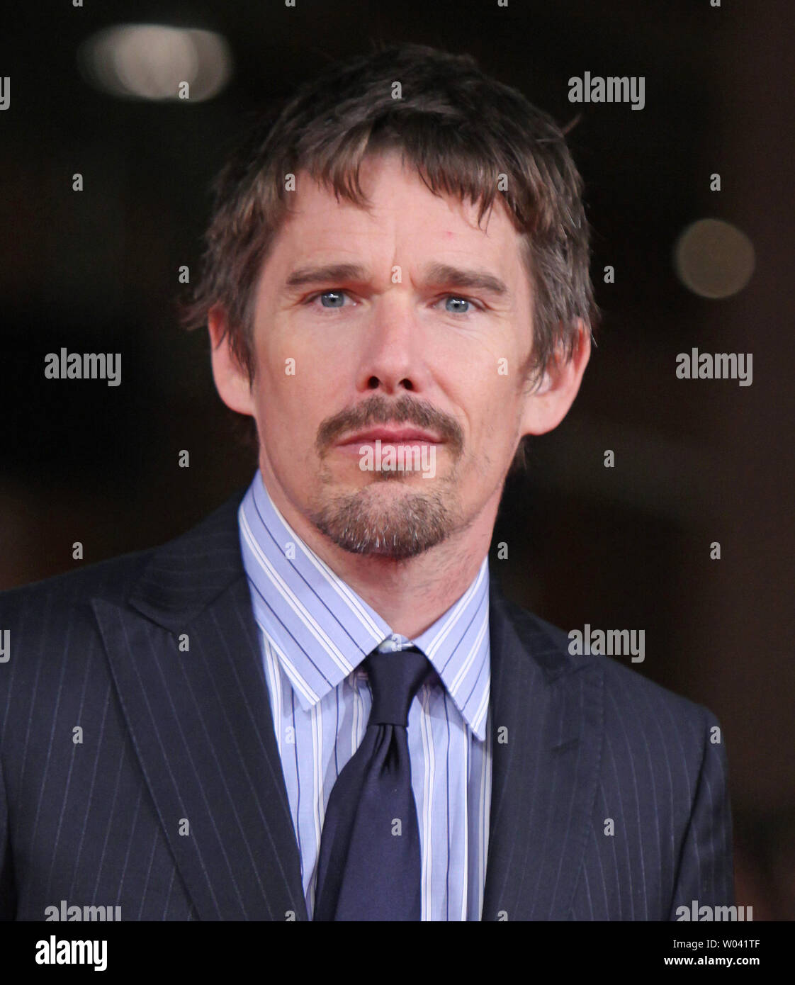 The woman in the fifth ethan hawke hi-res stock photography and images ...