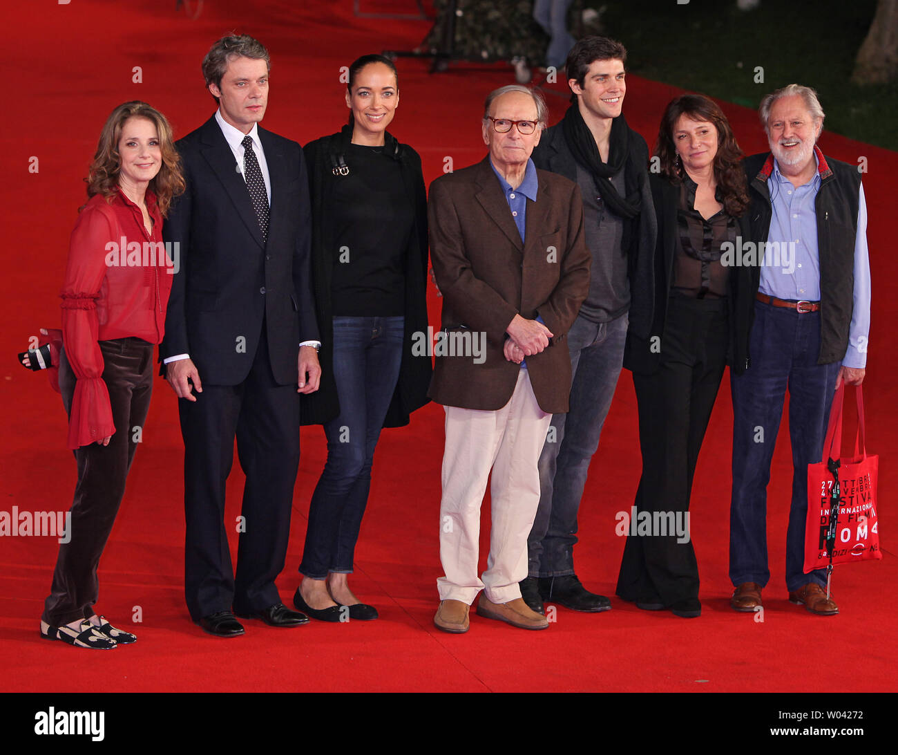 (From L to R) Jury members Debra Winger, Pierre Thoretton, Carmen ...