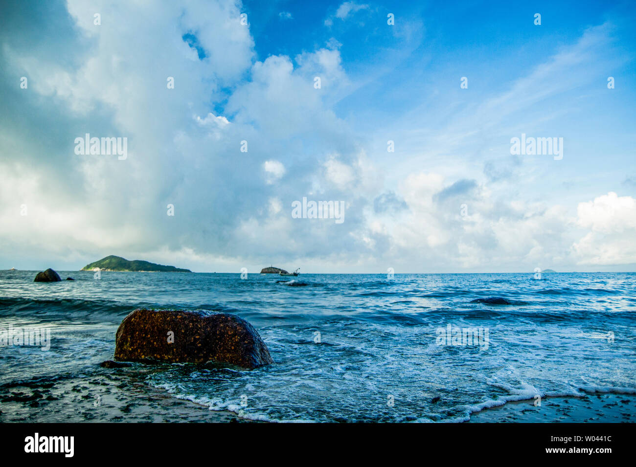 Early morning sea Stock Photo - Alamy
