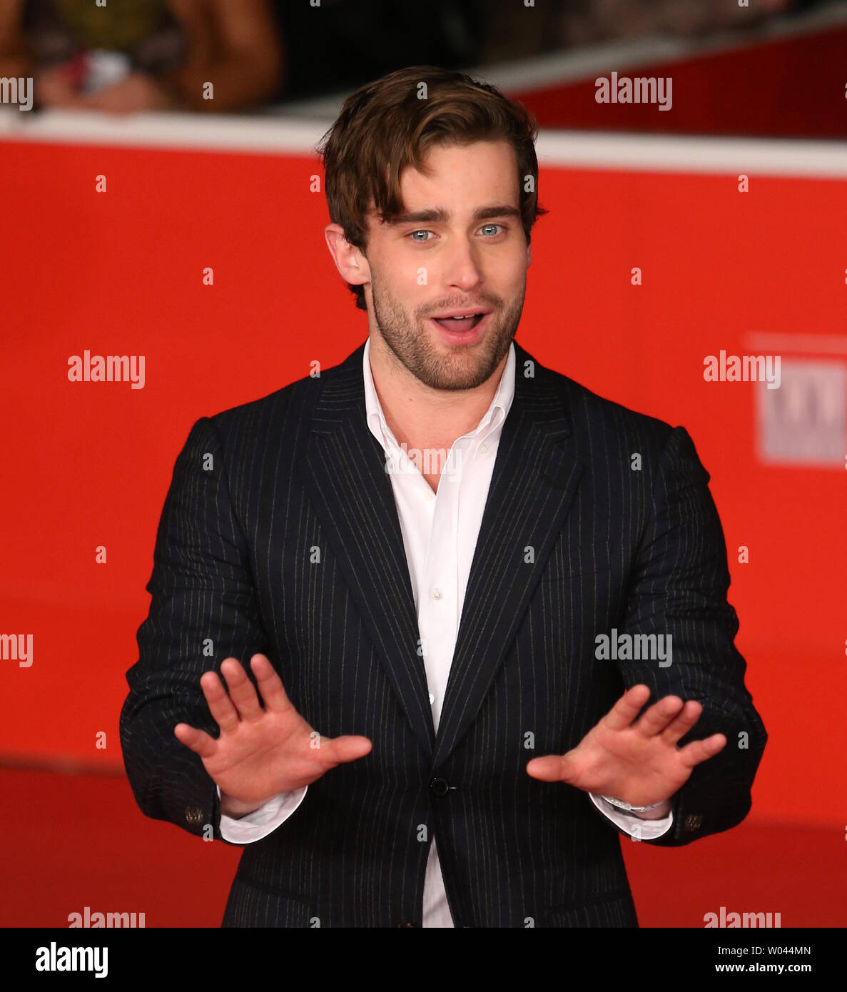 Christian Cooke Romeo And Juliet Hailee Steinfeld & Douglas Booth: