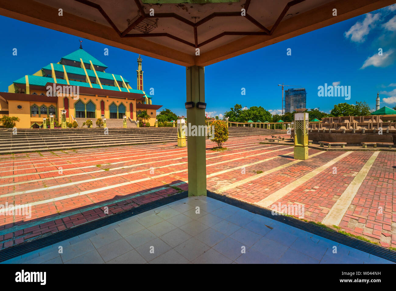 large mosque in the Muslim city of Indonesia Stock Photo - Alamy