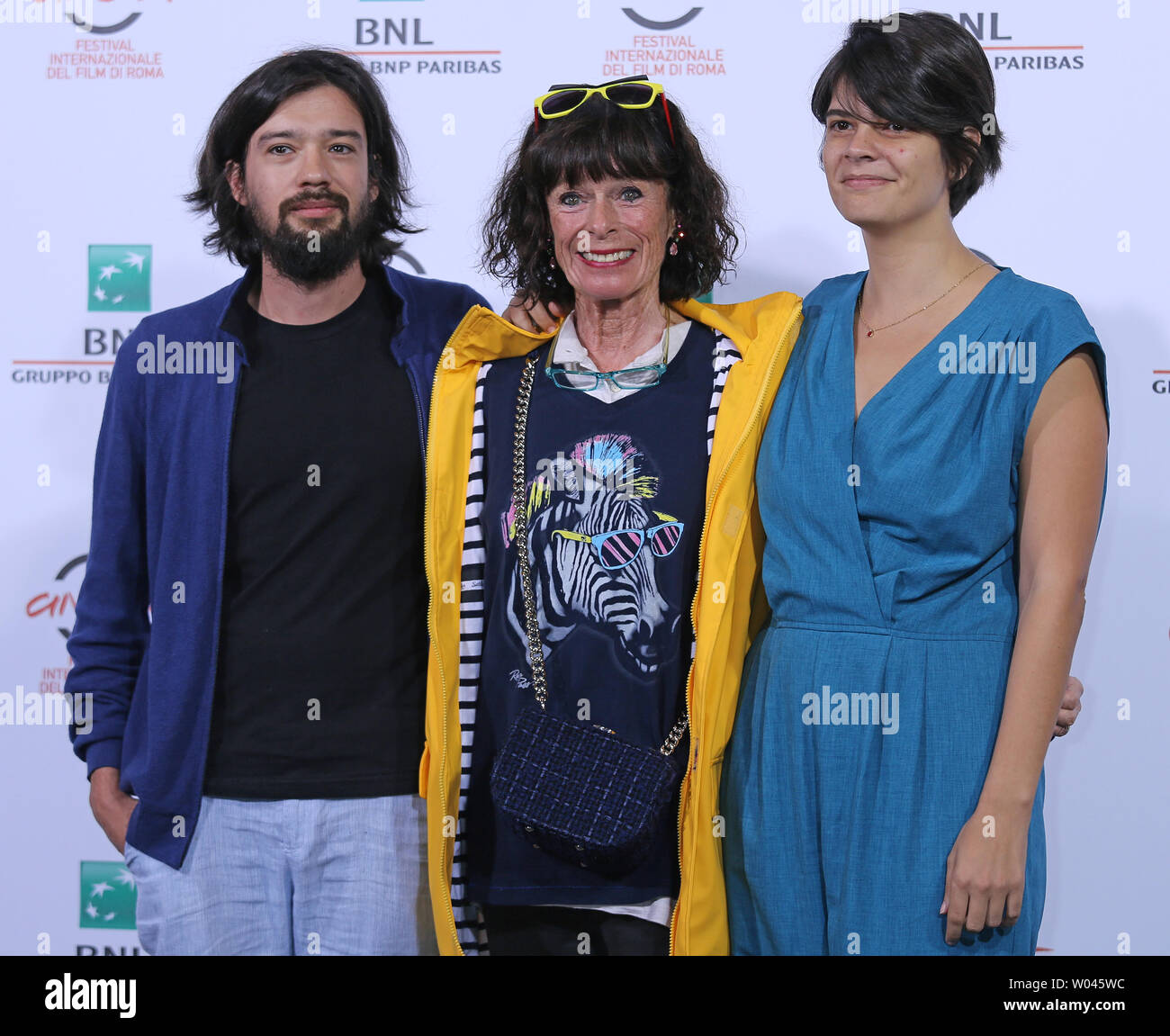 Laura amelia guzman geraldine chaplin hi-res stock photography and ...