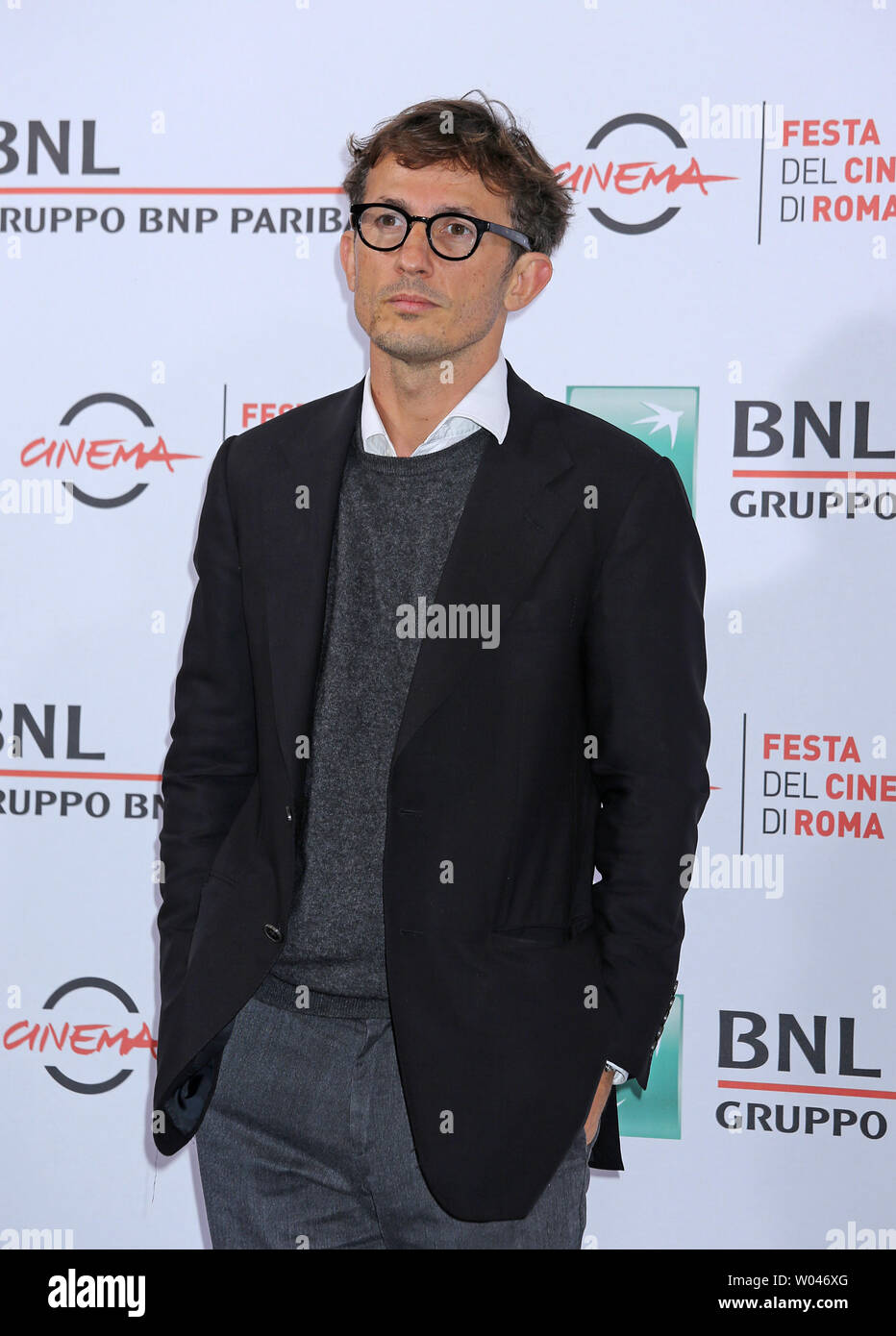 Monogamish hi-res stock photography and images - Alamy