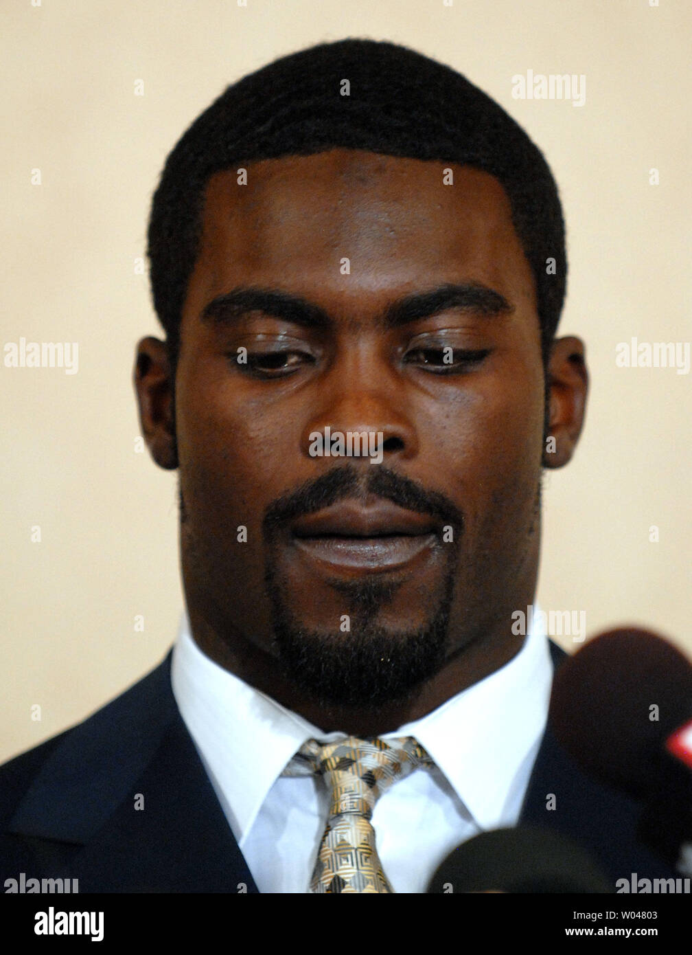 Atlanta Falcons quarterback Michael Vick makes a statement to the press ...