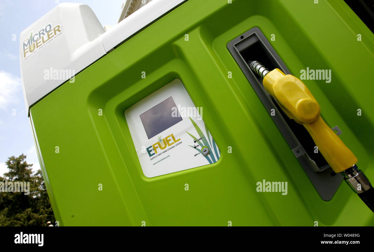 The E-fuel 100 MicroFuelerª, a portable micro-refinery fuel system for ...
