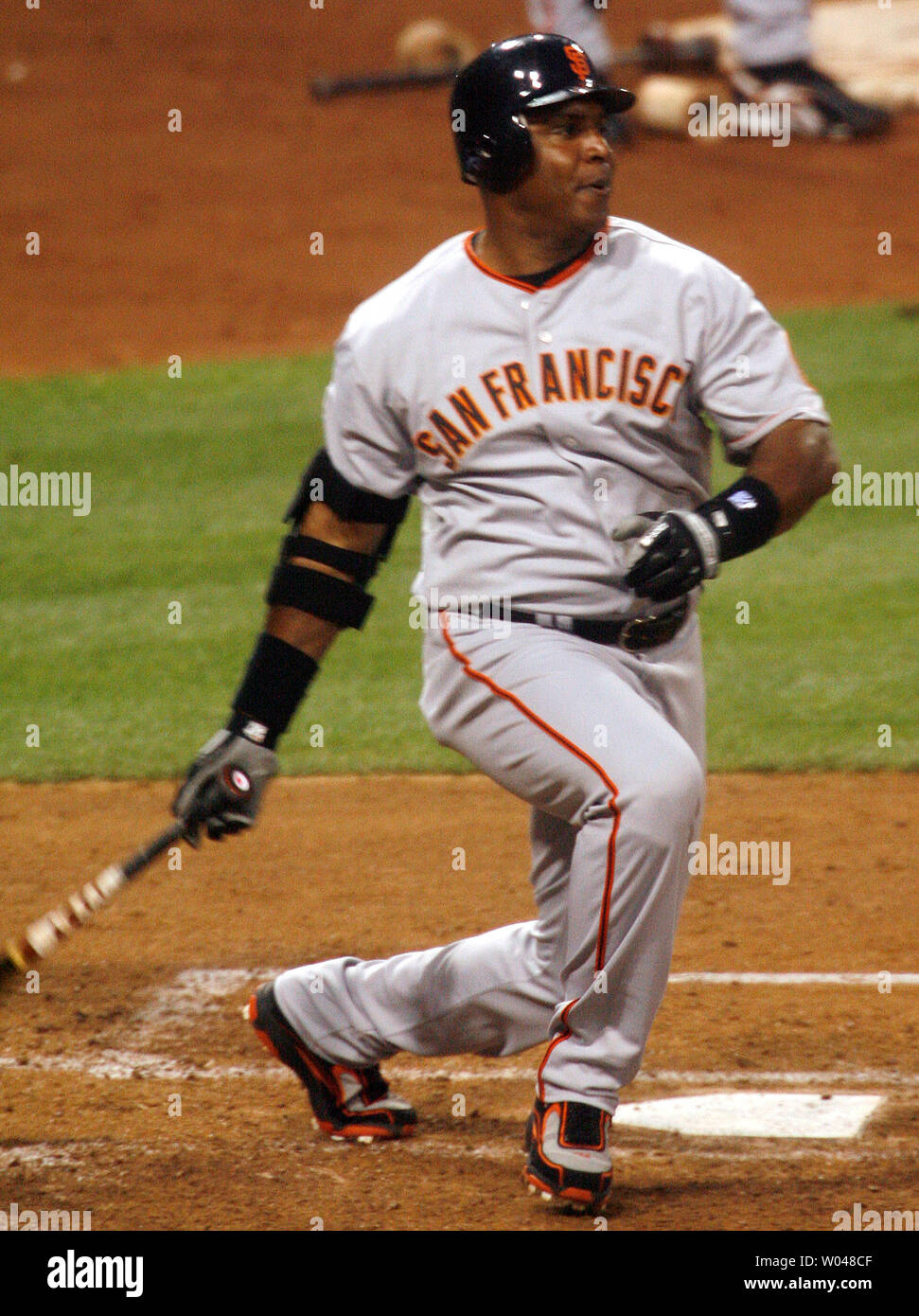 San Francisco Giants batter Barry Bonds grounds out in the first inning ...