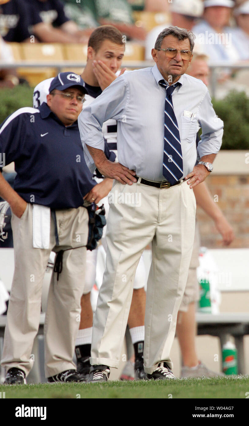 Joe paterno coach hi-res stock photography and images - Alamy