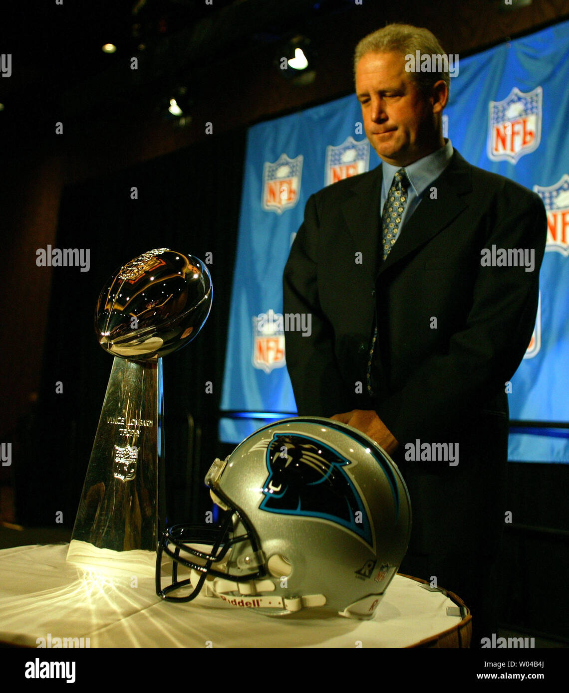 John terry trophy hi-res stock photography and images - Alamy