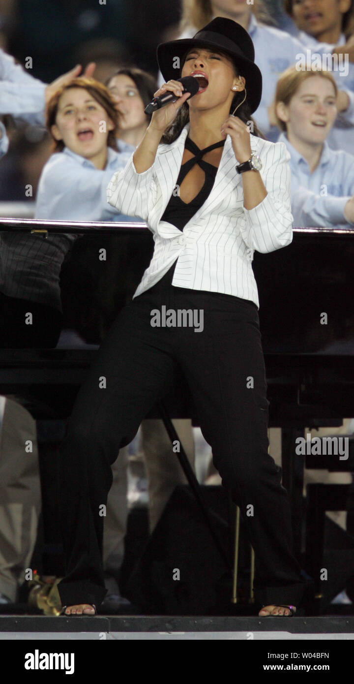 Alicia keys 2005 hi-res stock photography and images - Alamy