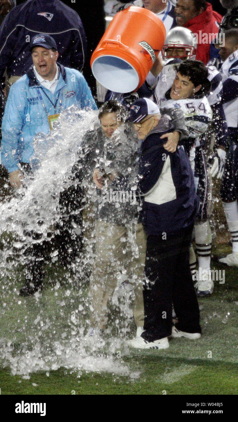 Gatorade shower hi-res stock photography and images - Alamy