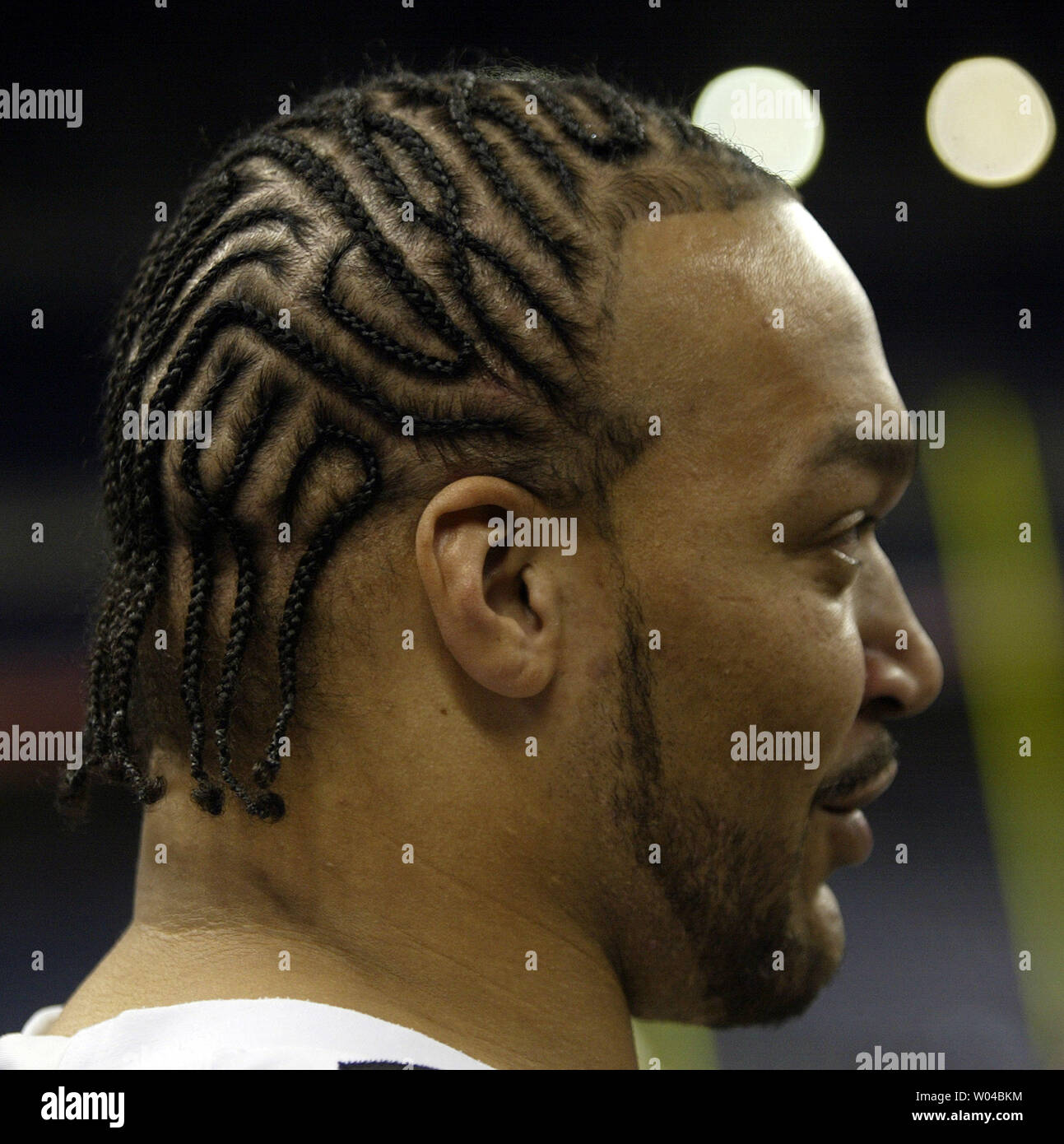 Steelers offensive tackle Marvel Smith shows off his hair during the ...