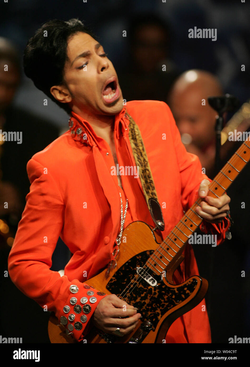 Prince halftime show super bowl hi-res stock photography and images - Alamy