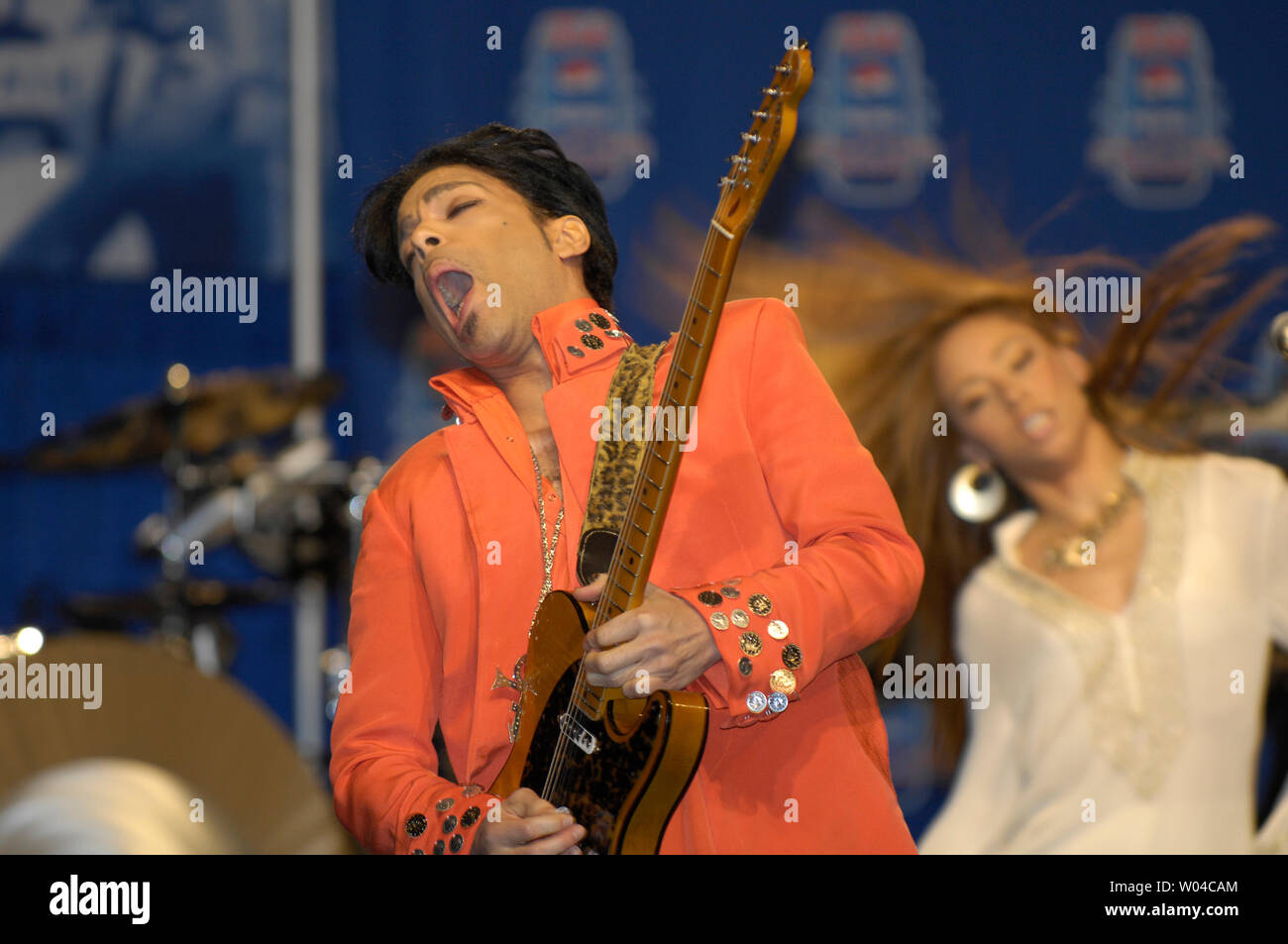 Prince halftime show super bowl hi-res stock photography and images - Alamy