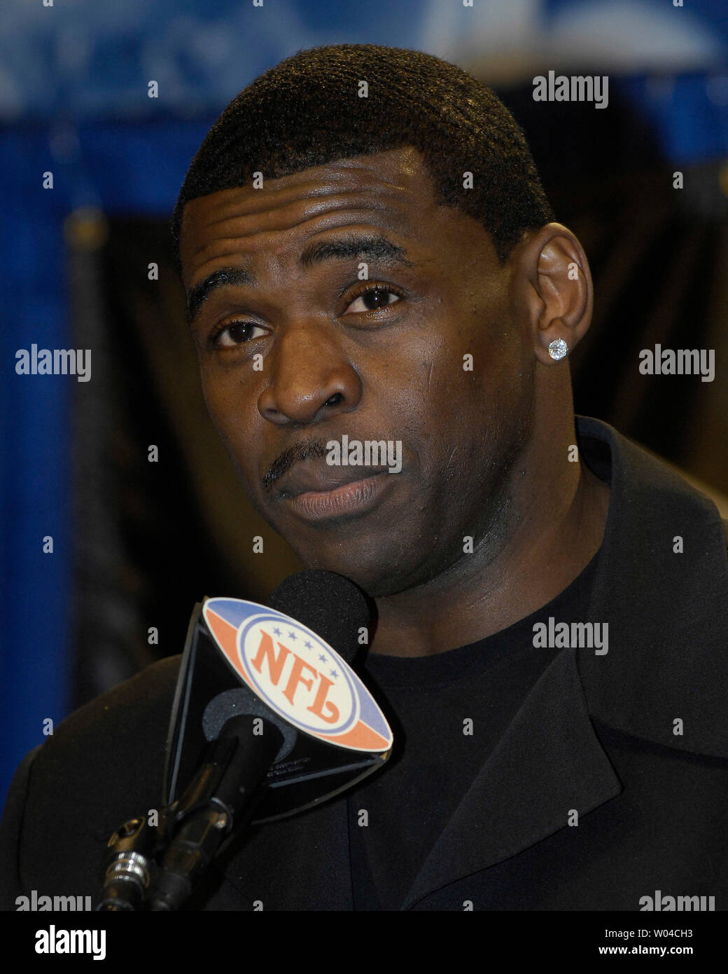 Wide receiver Michael Irvin of the Dallas Cowboys speaks at a press ...