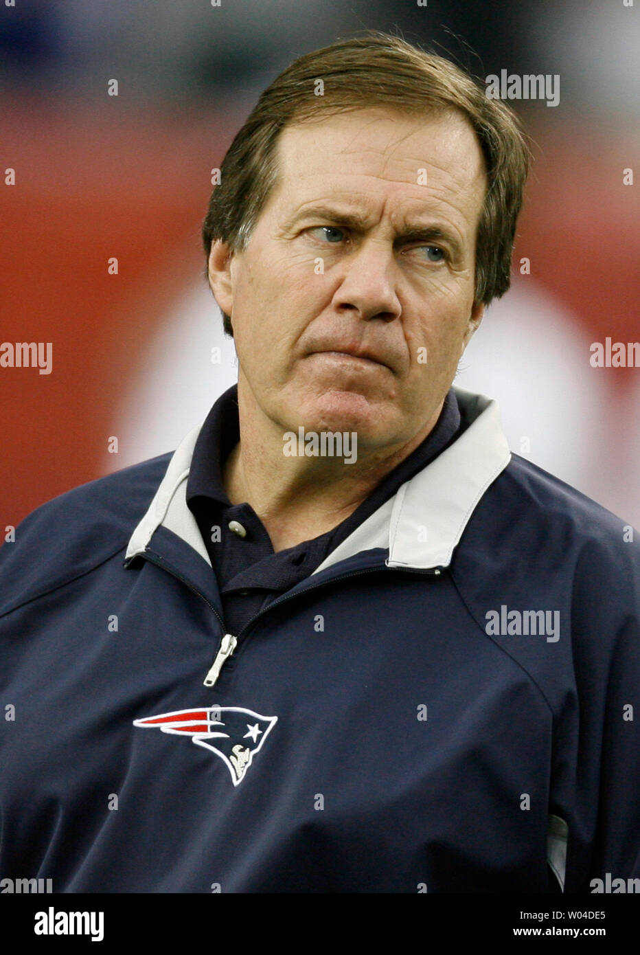 New England Patriots head coach Bill Belichick watches his team warm-up ...