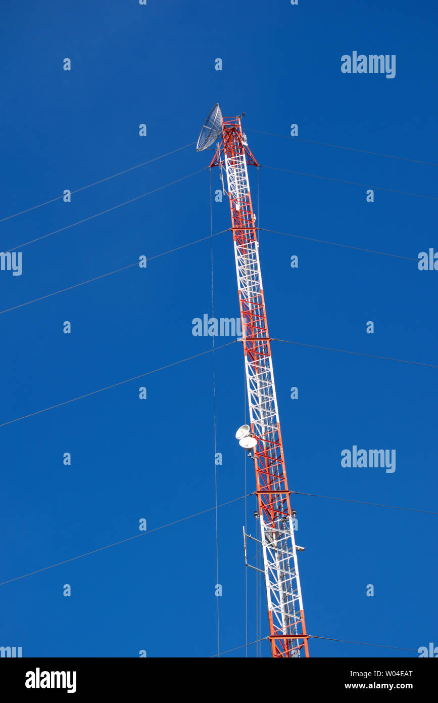 Red And White Radio Tower High Resolution Stock Photography and Images - Alamy