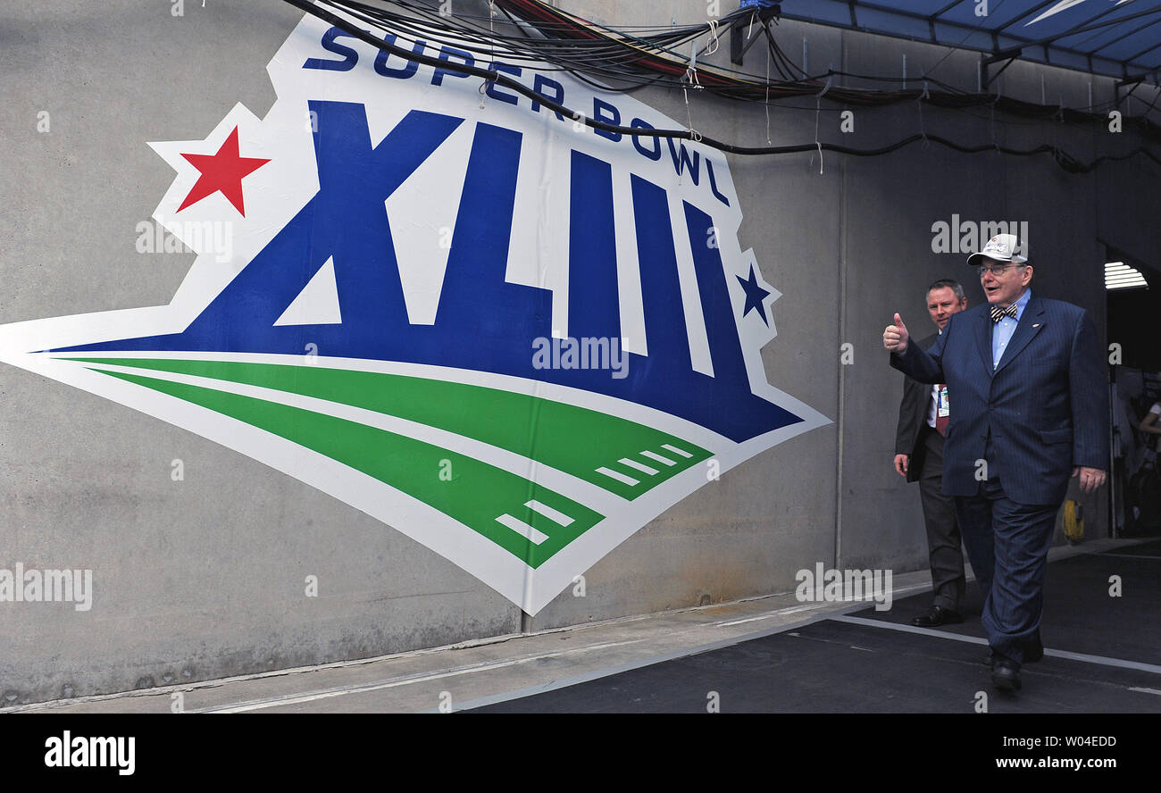 Arizona Cardinals owner William V. Bidwell arrives at Super Bowl XLIII ...