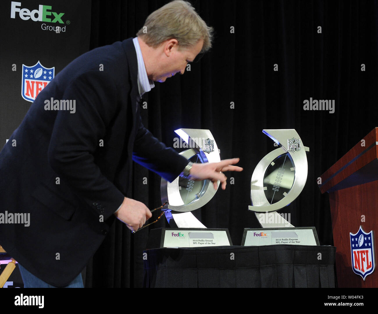 Phil simms hi-res stock photography and images - Alamy