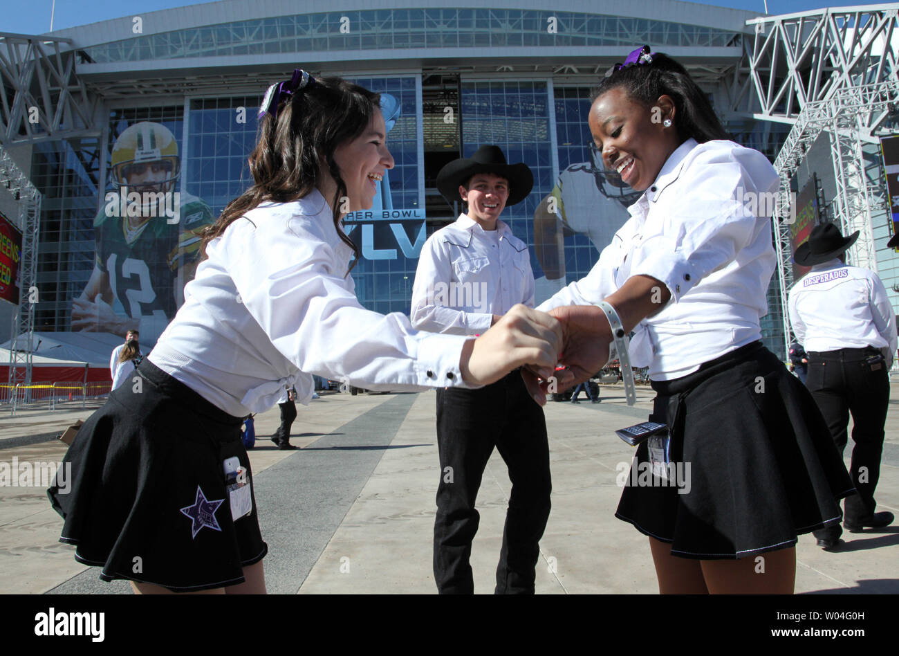 The Desperados Dance Club from Richardson High School performs before ...